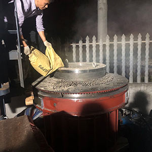 Self Lock Oil Cooling Plastic Pellet Mill 3 Rollers Plastic Recycling ...